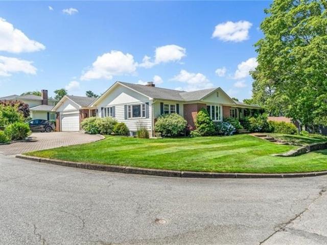 Greening Ln, Cranston, Home For Sale