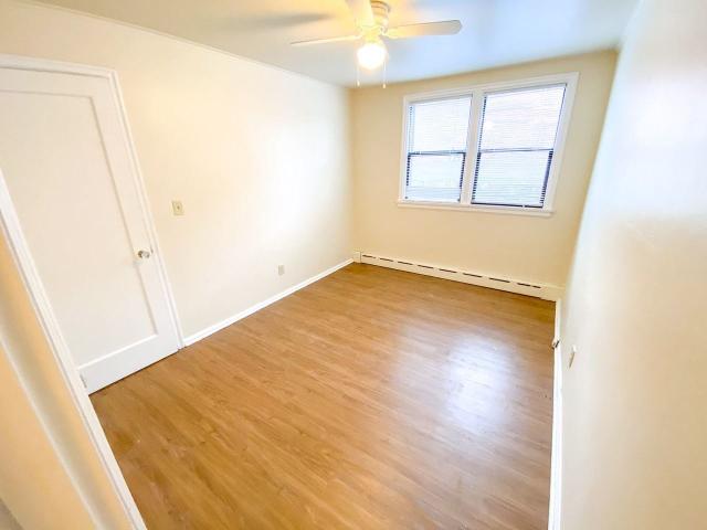 Greenlake Flats 1 Bedroom Apartment for Rent at 7401 Linden Ave N, Seattle, WA 98103 Phinney Ridge