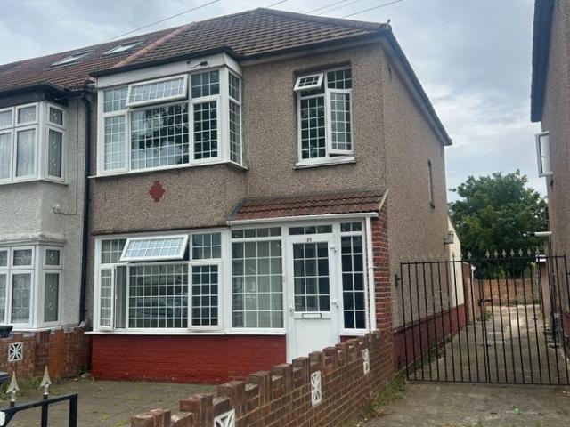 Greenland Crescent, Southall UB2, 3 bed end terrace house to rent, £2,800 pcm | PrimeLocation