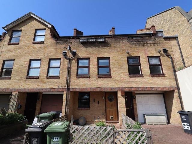 Greenland Mews, Deptford SE8 2 bed house to rent £1,950 pcm £450 pw
