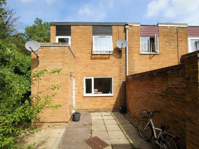Greenlands, Cambridge CB2 2 bed end of terrace house to rent £1,550 pcm £358 pw