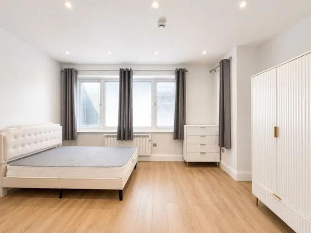 Greenlanes, N21, Property for rent