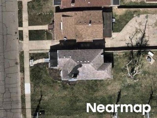 Greenlawn St