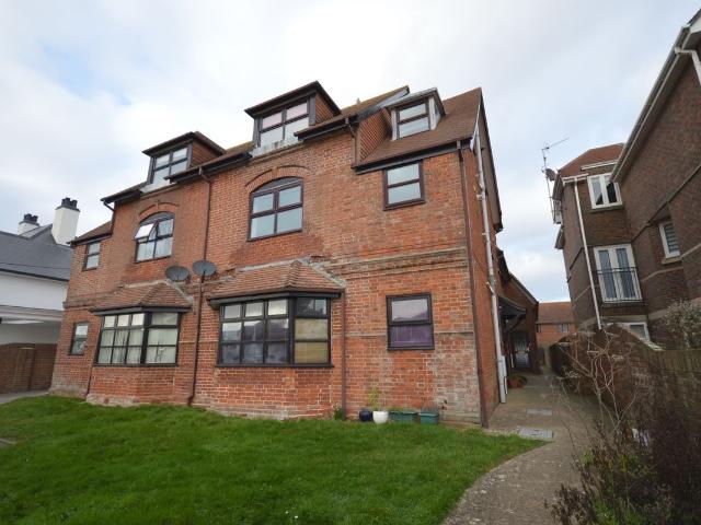 Greenlea, Keyhaven Road, Milford On Sea, Lymington, Hampshire SO41, 1 bed flat to rent, £900 pcm | PrimeLocation
