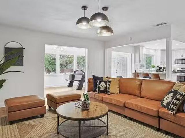 Greenleaf Drive