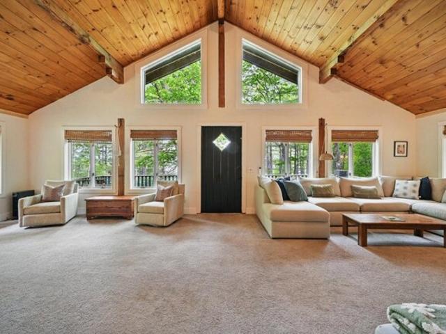 Greenleaf Ln, Monmouth, Home For Sale