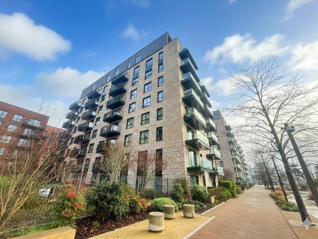 Greenleaf Walk, Southall UB1, 3 bed flat to rent, £2,999 pcm | PrimeLocation