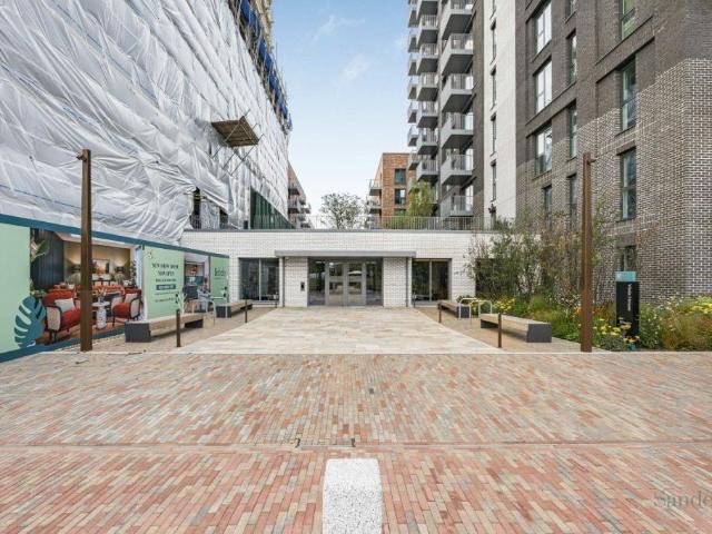Greenleaf Walk, Southall UB1, 1 bed flat to rent, £1,750 pcm | PrimeLocation