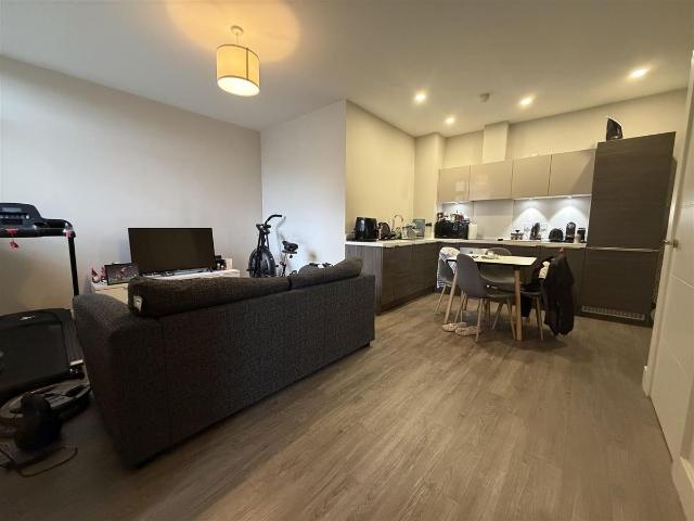 Greenleigh Court Pudsey, Pudsey LS28, 1 bed flat to rent, £850 pcm | PrimeLocation