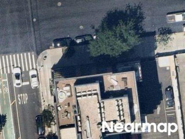 Greenpoint Ave # St4