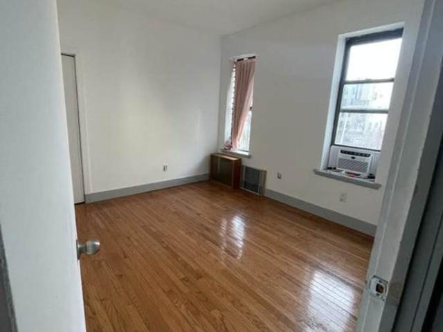 Greenpoint room