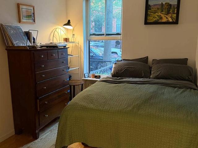 Greenpoint Room / Private Backyard