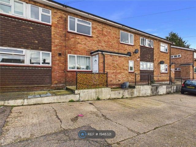 Greenstead Court, Colchester CO1, 2 bed flat to rent, £1,050 pcm | PrimeLocation