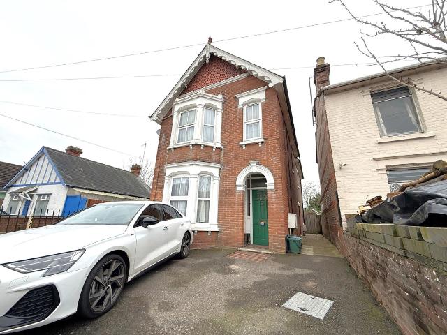 Greenstead Road, East Colchester CO1, 2 bed maisonette to rent, £1,100 pcm | PrimeLocation