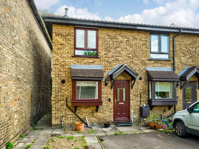 Greenstone Mews, Wanstead E11, 2 bed end terrace house to rent, £2,200 pcm | PrimeLocation
