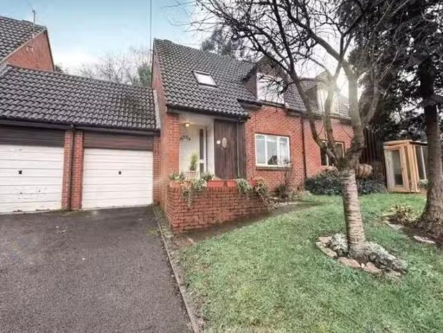 Greensward Close, KENILWORTH