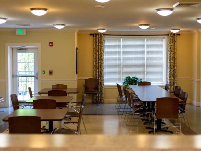 Greens at English Consul 1 Bedroom Apartment for Rent at 4120 Oak Road, Baltimore Highlands, MD 21227 Lansdowne Baltimore Highlands