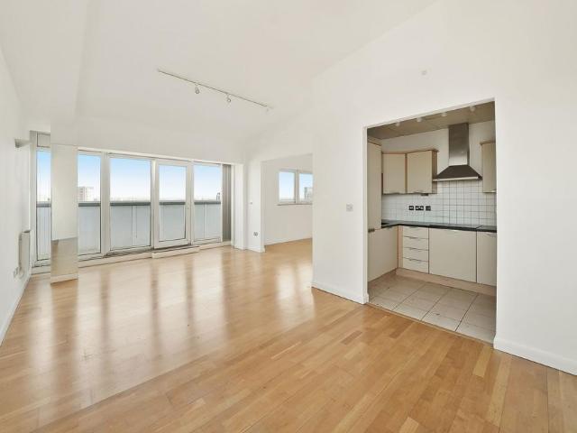 Greens End, Maritime House Greens. 3 bed flat to rent £2,500 pcm £577 pw