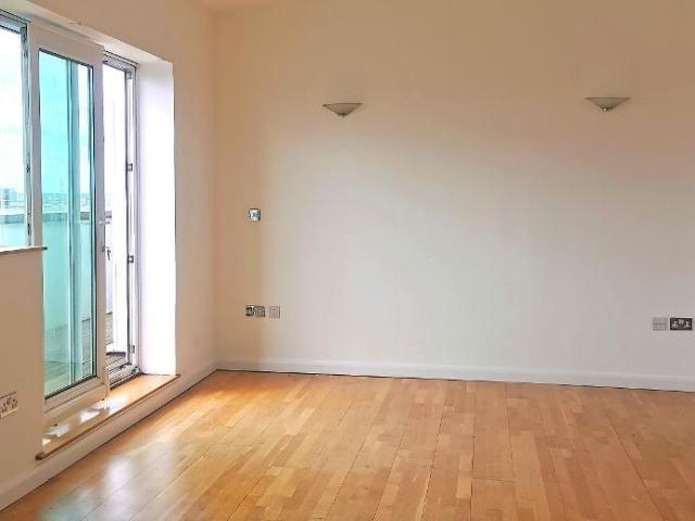 Greens End, Woolwich, London SE18, 2 bed maisonette to rent, £2,340 pcm | PrimeLocation