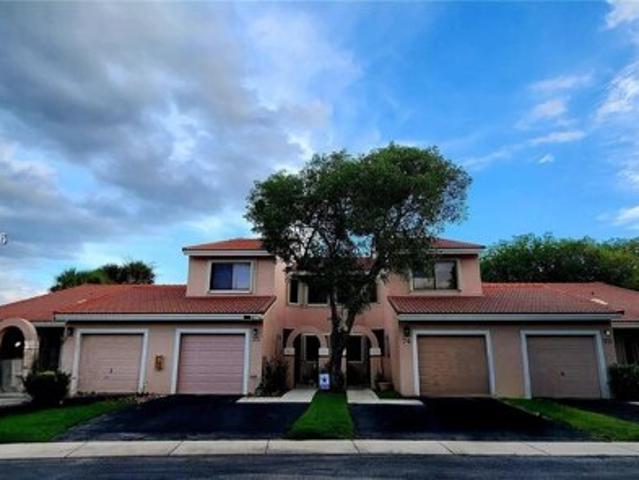 Greens Edge Cir Apt,weston, Home For Sale