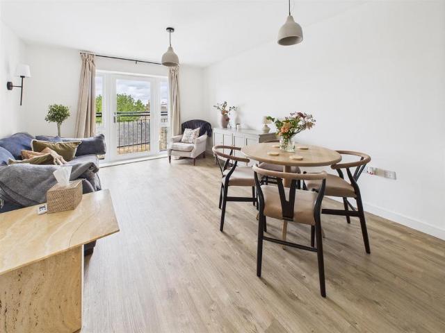 Greensfield Close, Gateshead NE8 2 bed apartment to rent £1,600 pcm £369 pw