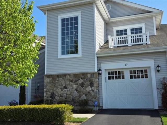 Greentree Ct, Shirley, Condo For Sale