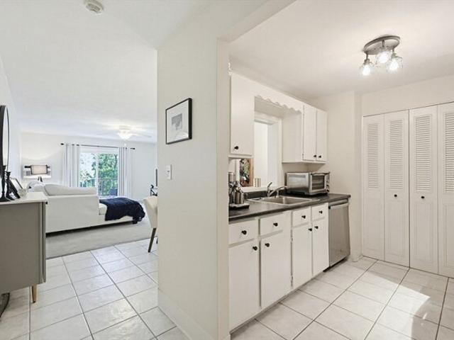 Greentree Ln Apt,weymouth, Condo For Sale