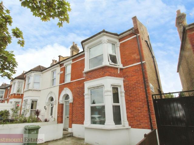 Greenvale Road, Eltham SE9, 3 bed flat to rent, £1,650 pcm | PrimeLocation