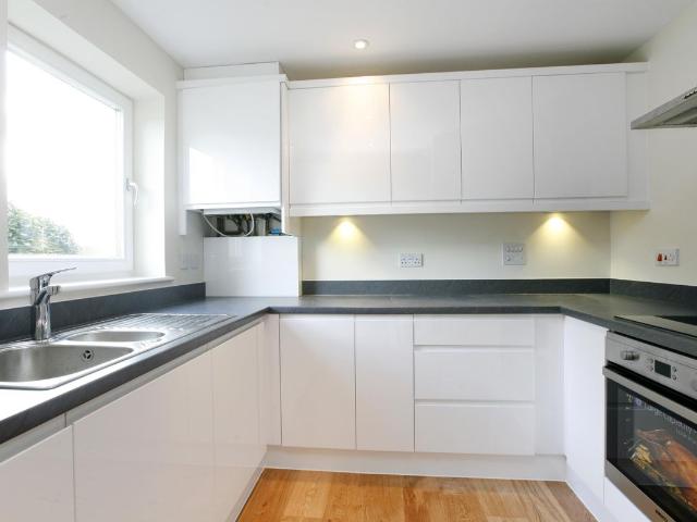 Greenview Drive, London SW20, 1 bed flat to rent, £1,750 pcm | PrimeLocation