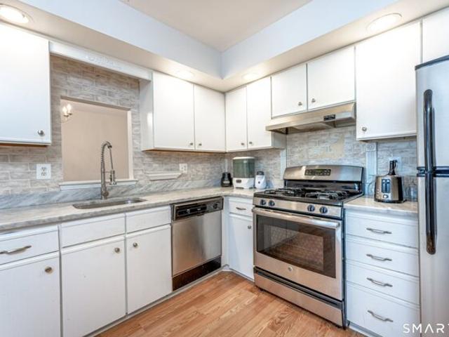 Greenview Ln Unit,milford, Condo For Sale