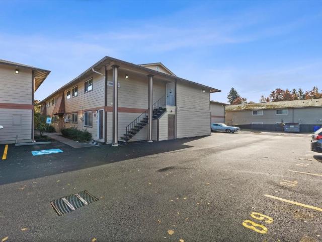 Greenview Village 1 Bedroom Apartment for Rent at 14948 Se Stark St, Portland, OR 97233 Centennial