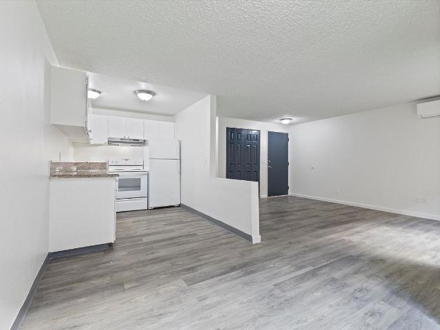 Greenview Village 2 Bedroom Apartment for Rent at 14948 Se Stark St, Portland, OR 97233 Centennial