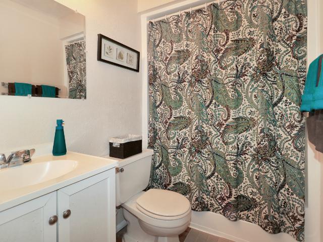 Greenway 3 Bedroom Apartment for Rent at 3890 Greenway Dr, Sarasota, FL 34232