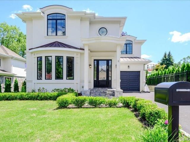 Greenway Ter, Great Neck, Home For Sale