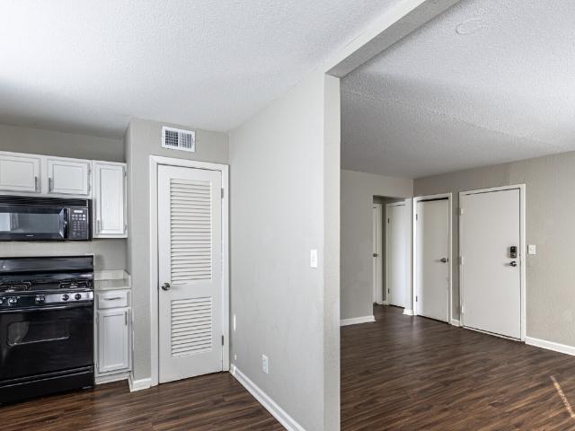 Greenway Apartments 1 Bedroom Apartment for Rent at 13615 White Ave, Grandview, MO 64030