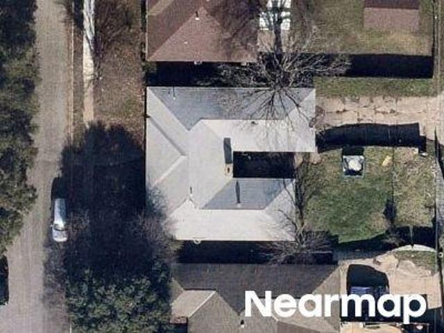 Greenway Dr