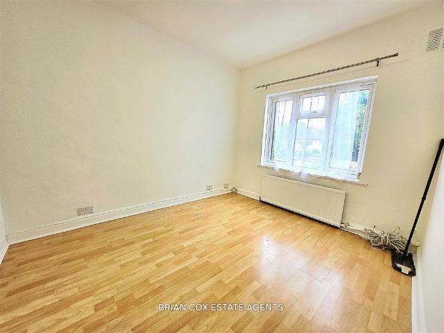 Greenway Gardens, Greenford 2 bed maisonette to rent £1,695 pcm £391 pw