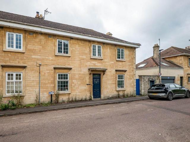 Greenway Lane 4 bed house to rent £3,450 pcm £796 pw