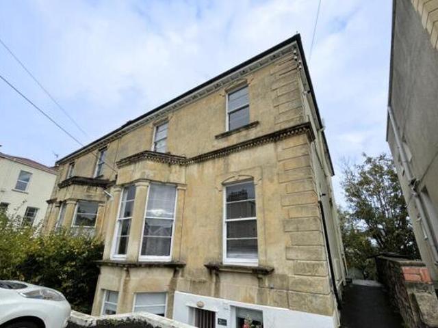 Greenway Road, Redland, 3 Bedroom Flat