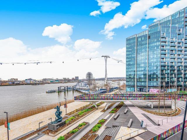 Greenwhich Peninsula, London SE10 2 bed apartment to rent £3,358 pcm £775 pw