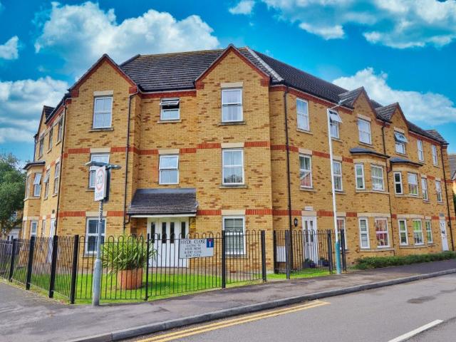Greenwich Court, Romford RM1, 2 bed flat to rent, £1,575 pcm | PrimeLocation