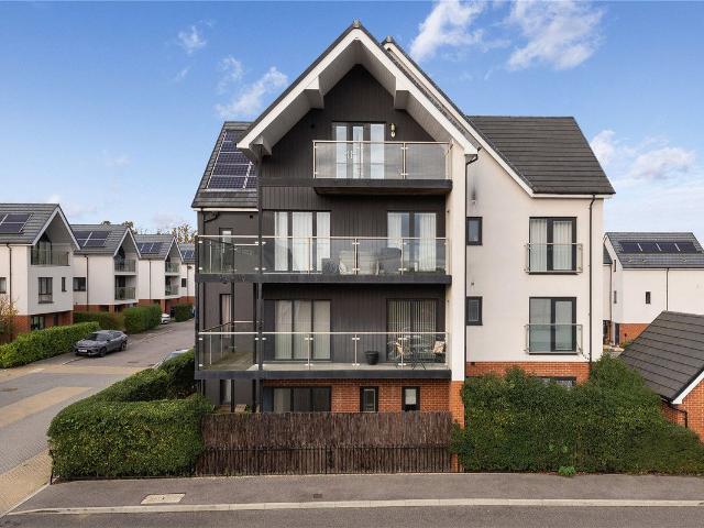 Greenwich House, 1 Tippett Lane, Hurst Green, Oxted, Surrey RH8, 2 bed flat to rent, £1,500 pcm | PrimeLocation