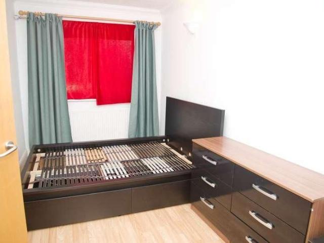 Greenwich Heights, Master Gunner Place, SE18