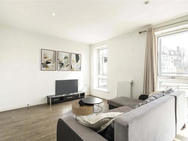 Greenwich High Road, Greenwich 2 bed flat to rent £2,200 pcm £508 pw