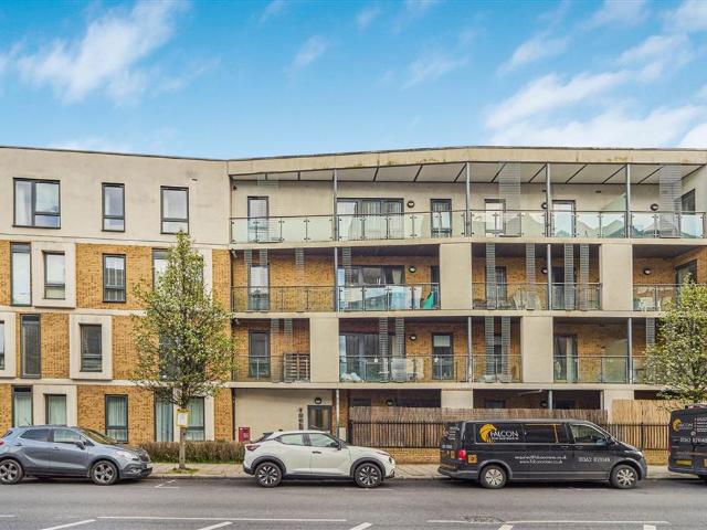 Greenwich High Road, Greenwich SE10, 3 bed flat to rent, £2,650 pcm | PrimeLocation