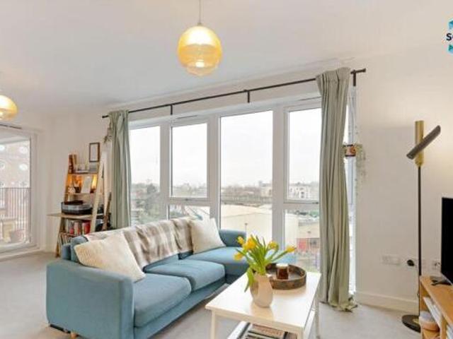 Greenwich High Road, London, 1 Bedroom Flat
