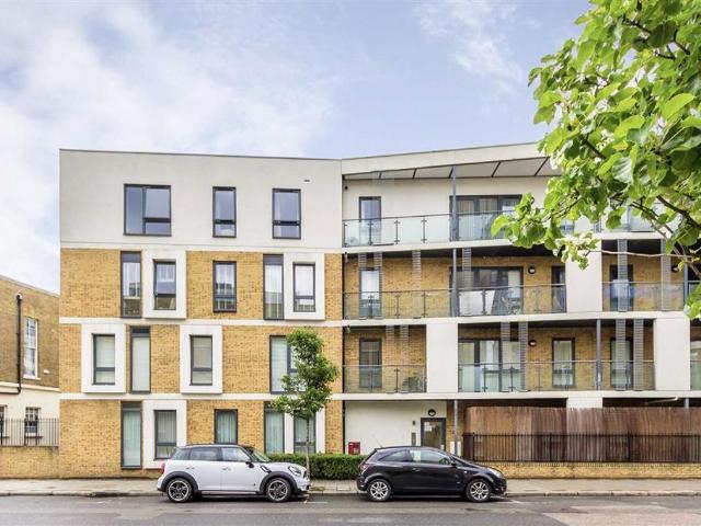 Greenwich High Road, London SE10 1 bed flat to rent £1,700 pcm £392 pw