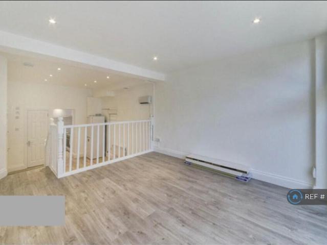 Greenwich South St, London, SE10 1 bed flat to rent £1,595 pcm £368 pw