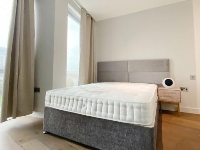 Greenwich SE10, 1 bed flat to rent, £2,200 pcm | PrimeLocation