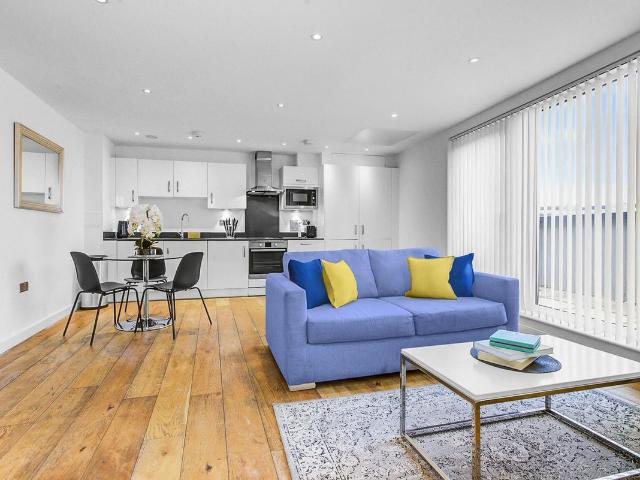 Greenwich Peninsula SE10, 1 bed flat to rent, £5,211 pcm | PrimeLocation